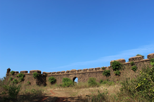 the backwaters and fort in aldona | rama toshi arya's blog